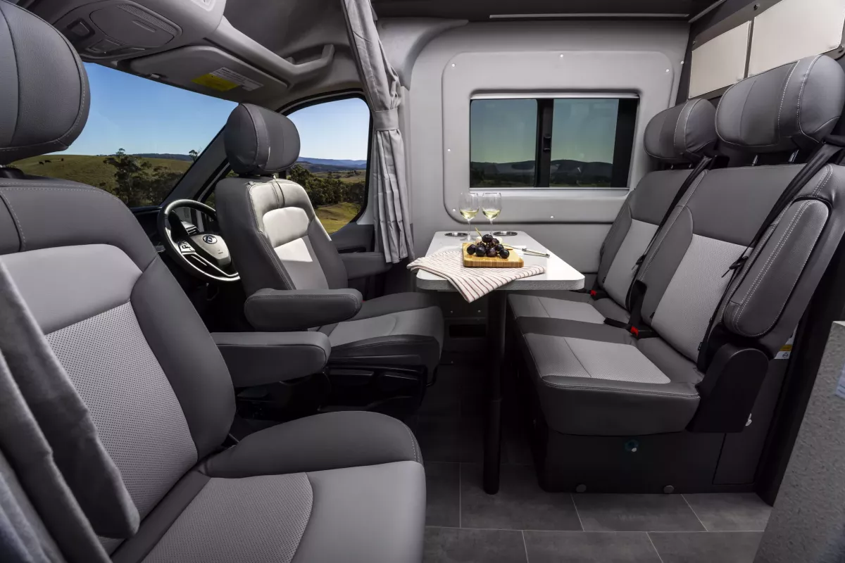 Maxus Deliver 9 is er nu ook als kampeerbus (en dat voor een fractie van wat je bij VW en ...