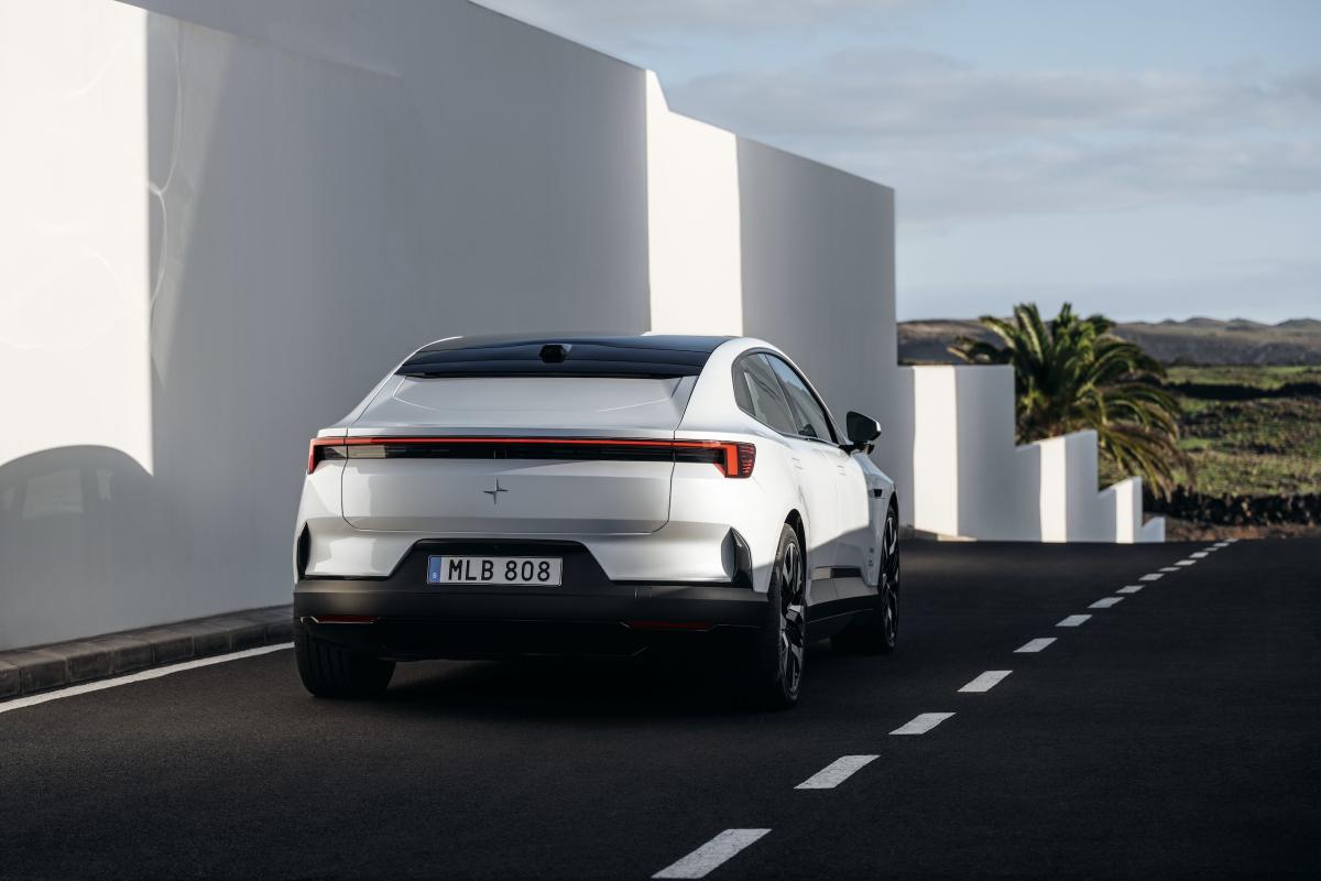 Vernieuwde Polestar 4 heet nu ‘Polestar 4 Coupé’ en dat is best logisch ...